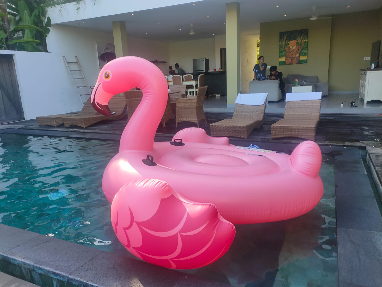 Rental Floaties di Bali | Bali Villa Service